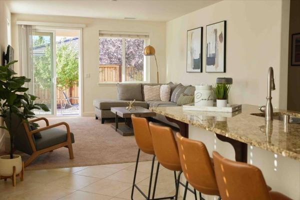 New Upscale House, Tahoe 30-min W/ Cal King - Reno, NV