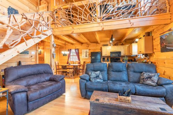 Moonshine Ridge Cabin With Hot Tub And Fire Pit - 피전 포지