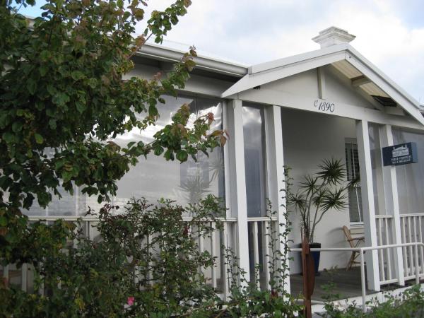 Three Chimneys Bed And Breakfast Boutique Guest House - Albany