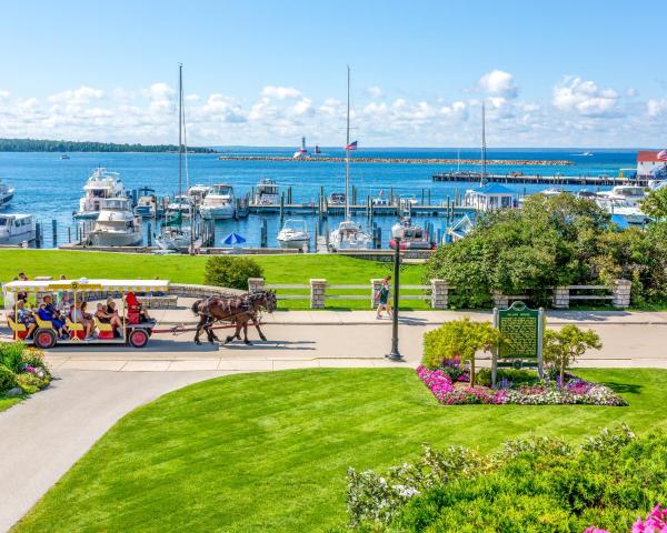 Island House Hotel - St. Ignace, MI