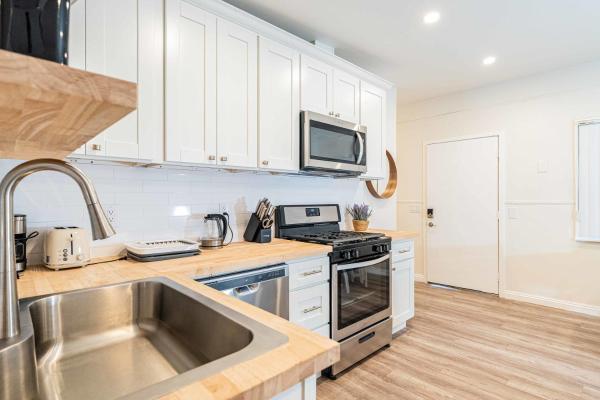Newly Remodeled 2b1b House On Historic Route 66 - West Covina, CA