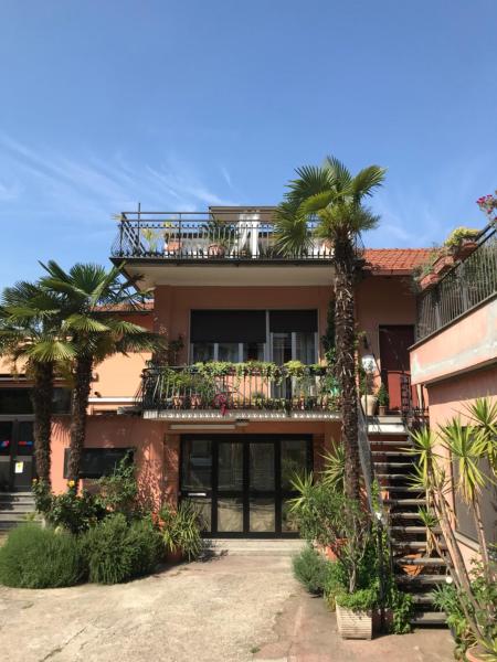 Appartamento Con Terrazza E Posto Auto Libri E Giardini - Rho