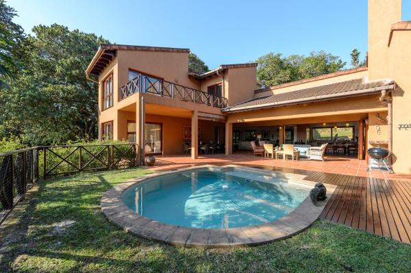 San Lameer Villa 5910 - 4 Bedroom Luxury - 8 Pax - San Lameer Rental Agency - Port Edward