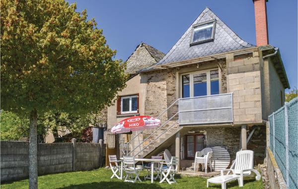 Two-bedroom Holiday Home In Le Cayrol - Lac de Maury