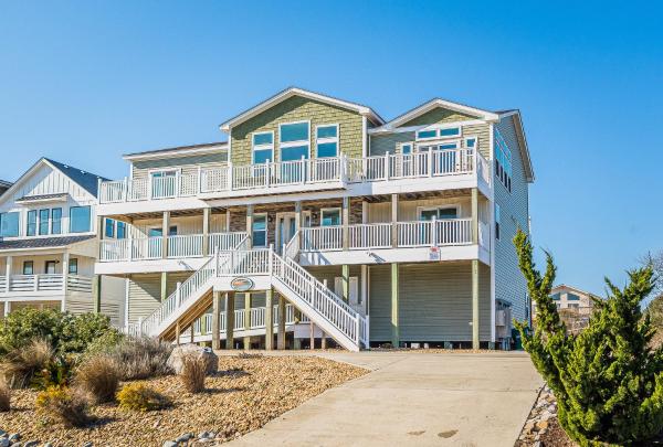 Beach Hive - Corolla, Whalehead, 75 Yds To Beach, Ocean View, Pool, Cabana, Hot Tub, Arcade - Corolla, NC