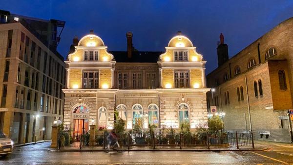 Limehouse Library Hotel - Stratford