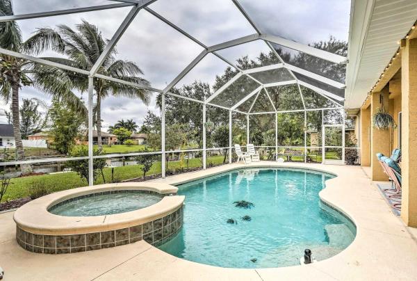 Canalfront Cape Coral Home With Private Dock! - Fort Myers, FL