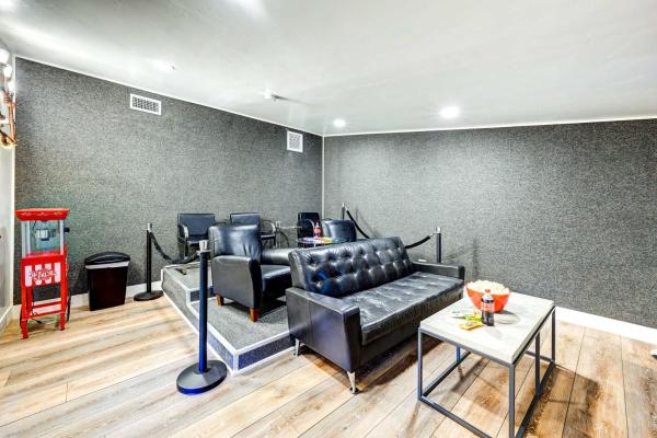 Dog-friendly Oakhurst Home Walk To Downtown! - Oakhurst, CA