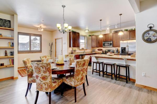 Luxury Condo 412 I Pool I Club House I Hot Tub I Great Views I Best Price I Free Adventures Daily - Winter Park, CO