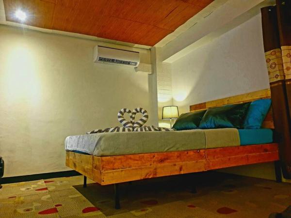 Adorable Lounge - 1 Bedroom Loft W/home Cinema - Manila