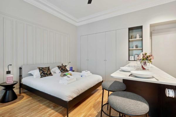 Interior Design & Small Pool - Apartment 2p - Monceau - Parigi