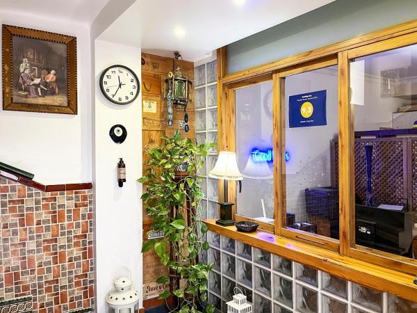 Beatriz Charming Hostal - Torremolinos