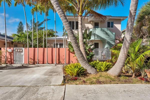 Art Deco Pool House Mile And A Half To Beach Pets Welcome - Boynton Beach, FL