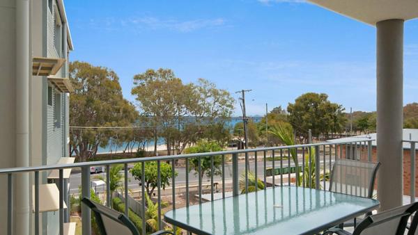 Spectacular Unit Overlooking Pumicestone Passage - Welsby Pde, Bongaree - Brisbane