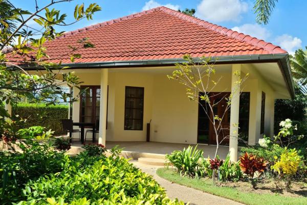 Beautiful Bungalow With Shared Outdoor Pool And 2km From The Beach - Cha-am