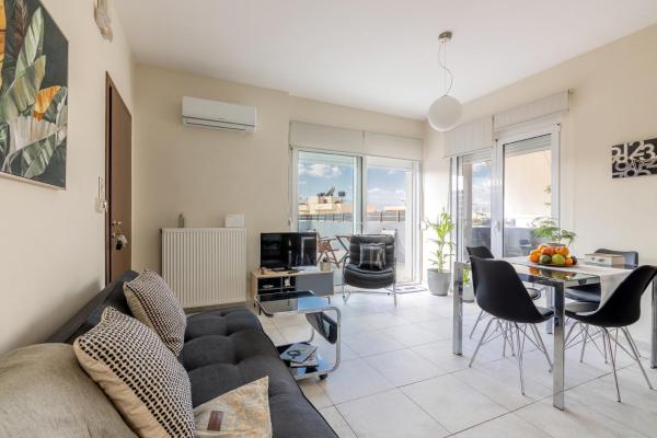 Bright & Modern Apt With View - Héraklion