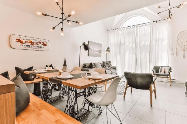 4 Storey Ski Inout Mountain Home In Tremblant - Mont-Tremblant