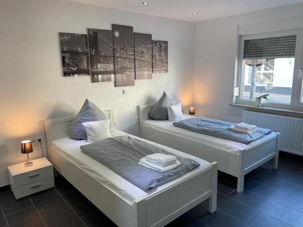 Appartment Am Rosenplatz,24 Stunden Check In, Küche, Kostenfreie Parkplätze - Wolfsburg