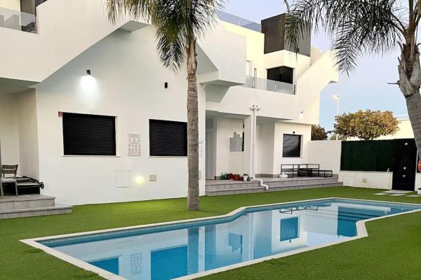 Modern Apartment With Pool Area - San Pedro del Pinatar