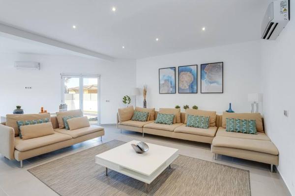 Villa Limoeiro - Beautiful New Home Nestled In The Heart Of Galé - Guia