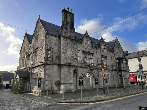 The Bull Hotel - Snowdonia