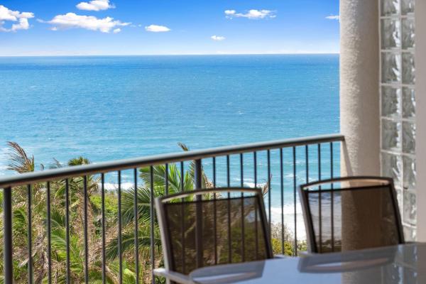 Stunning Top Floor Sunshine Beach Getaway Unit 7 Vista Pacific 12 Bryan Street - Noosa
