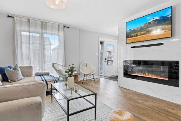 Cozy Home - 9mins To Wem -Foosball -Vintage Arcade - Air Conditioning - Spruce Grove