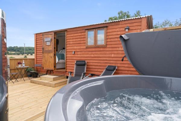 Outbak Shepherds Hut - Winchcombe