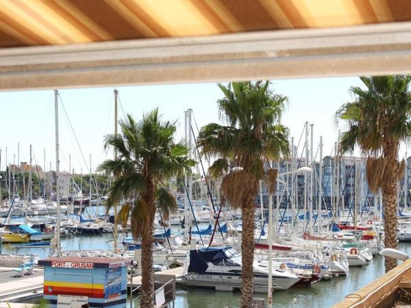 Studio Cabine à Gruissan: Terrasse, Parking, Clim, Proche Commerces Et Port - Fr-1-229-71 - Gruissan
