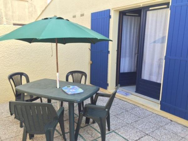 Villa T2 Avec Piscine, Proche Plage Et Commerces - 4 Couchages, Parking Privé - Fr-1-81-388 - La Franqui