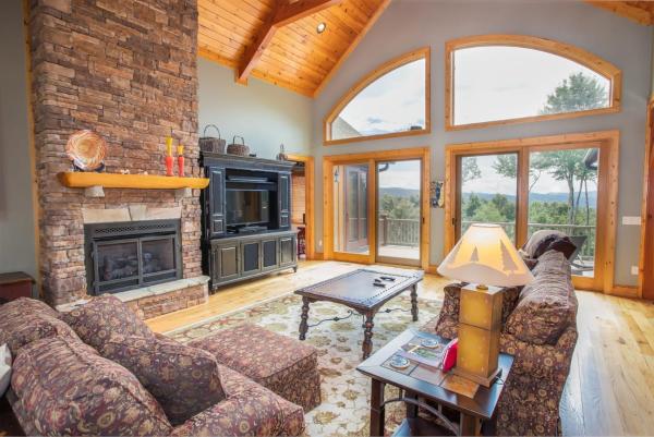 Ridgeline Cabin - Roan Mountain, TN