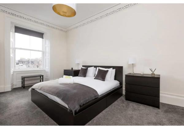 Joivy Elegant 4-bedroom Flat Near Edinburgh Castle - Edimburgo