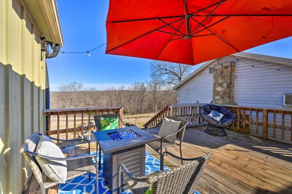 Boho Mountain Home Escape, Walk To Marina! - Mountain Home, AR
