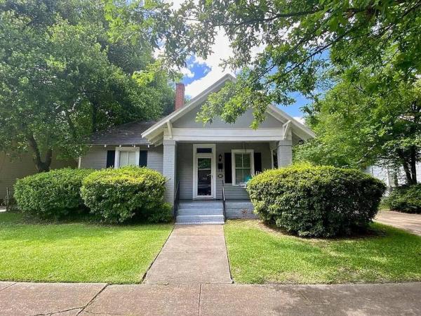 Charming And Cozy Home By A Historic District - Lake Oliver