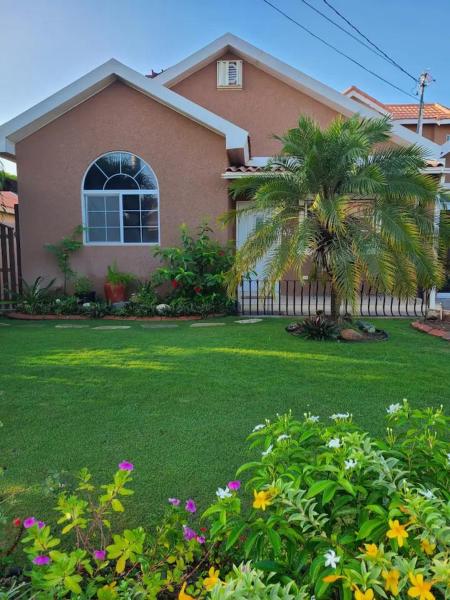 Caribbean Estates, 10 Mins From The Beach, Beautiful Gated Community - Jamaïque