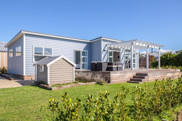 Blue Bungalow - Martinborough