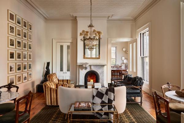 Blind Tiger Portland - Carleton Street Guest House -