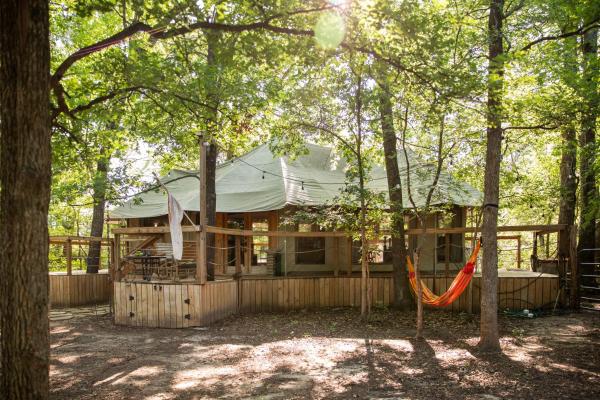 Luxurious African Tent Wwaterfall On The Brazos River! 350 Acres! Tubing! Petting Zoo! - Weatherford