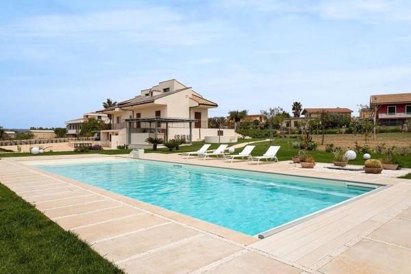 Villa Paradiso With Private Pool, Bbq Area, Huge Garden And Free Parking - Módica