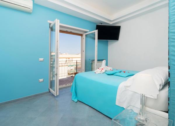 Guest House Emily Suites Sorrento - Sorrento, Italy