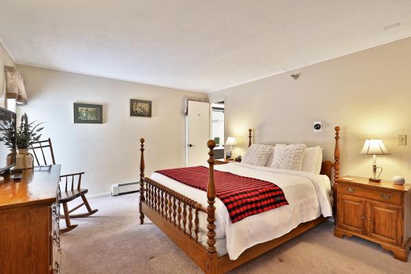 The Birch Ridge- Colonial Maple Room #1 - Queen Suite In Renovated Killington Lodge Home - Vermont