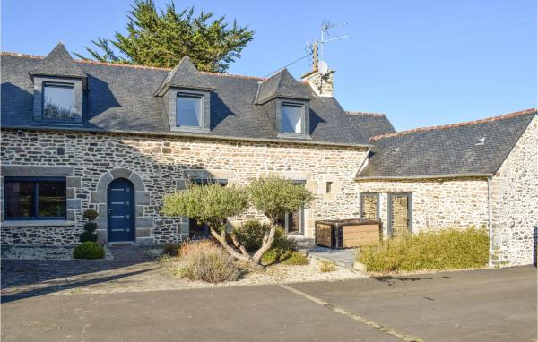 Beautiful Home In Plouézec With Wifi - Paimpol