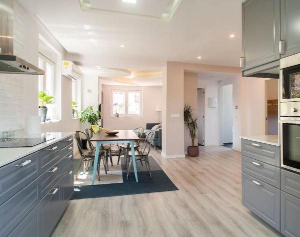 20 Min From Bcn- Charming House W/ Pool & Bbq Area - Martorell