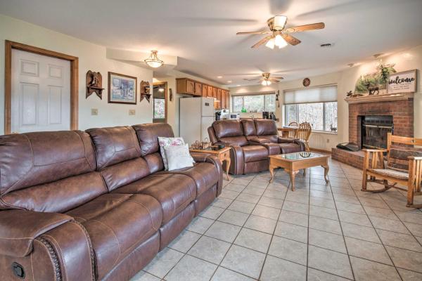 Apt In Pisgah Natl Forest! Fireplace And Mtn Views - North Carolina