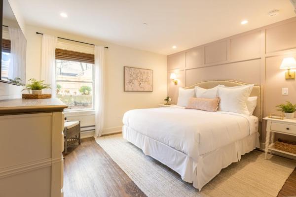 Downtown Luxury Farmhouse Apartment #1 - Crystal Lake, IL