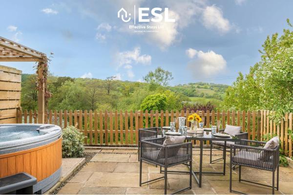 Luxurious 2 Bedroom Countryside Hot Tub Retreat In Stiperstones - North Wales