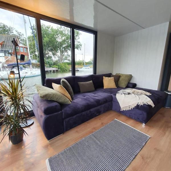 Modern, Brand New Houseboat Near Amsterdam - Volendam