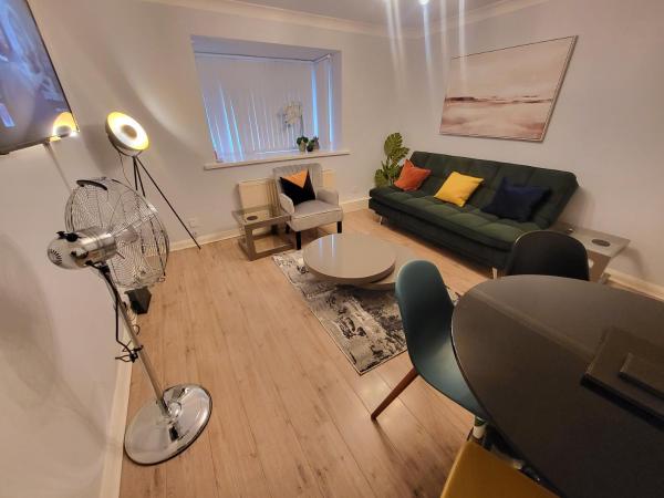 Garland Quantock House, London With Private Garden - Dagenham