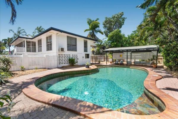 The Beach House At Pallarenda - Magnetic Island