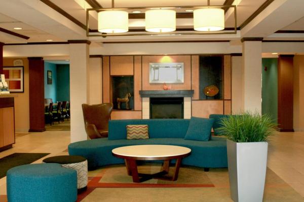 Fairfield Inn & Suites By Marriott Fairmont - 페어몬트
